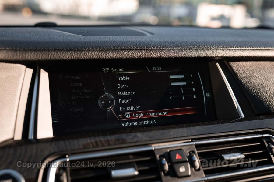 Black BMW 7 Series 2012 in Tallinn, with an engine capacity of 3.00 L and mileage of 263 thousand km for 16999 €, photo 20 on AUTOMOTO.COM.LV