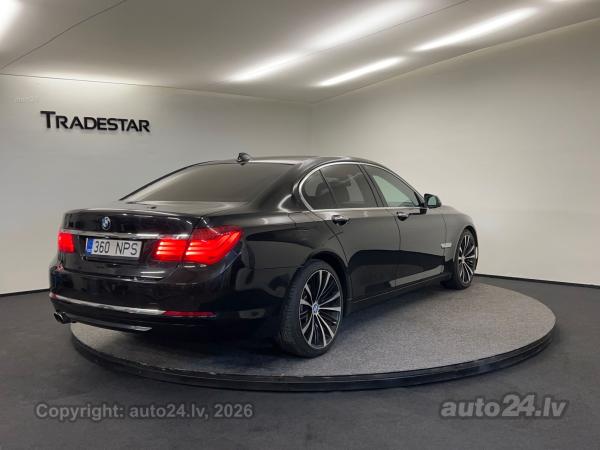 Melns BMW 7 Series 2012 Pērnava, ar dzinēja tilpumu 3.00 L un nobraukumu 274 tūkst. km par 11990 €, foto 6 vietnē AUTOMOTO.COM.LV