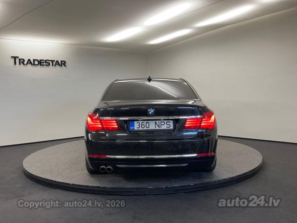 Melns BMW 7 Series 2012 Pērnava, ar dzinēja tilpumu 3.00 L un nobraukumu 274 tūkst. km par 11990 €, foto 8 vietnē AUTOMOTO.COM.LV