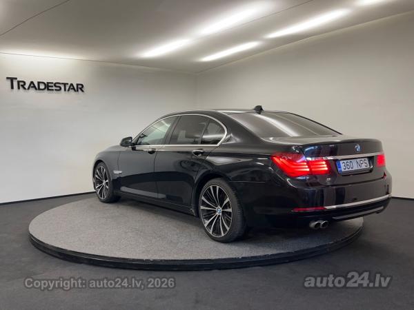 Melns BMW 7 Series 2012 Pērnava, ar dzinēja tilpumu 3.00 L un nobraukumu 274 tūkst. km par 11990 €, foto 9 vietnē AUTOMOTO.COM.LV