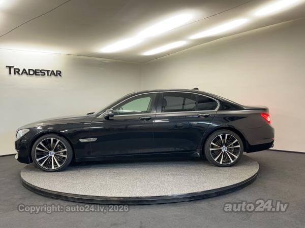 Melns BMW 7 Series 2012 Pērnava, ar dzinēja tilpumu 3.00 L un nobraukumu 274 tūkst. km par 11990 €, foto 10 vietnē AUTOMOTO.COM.LV