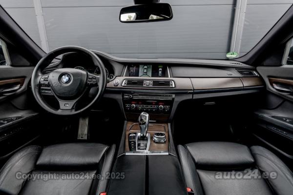Melns BMW 7 Series 2013 Pērnava, ar dzinēja tilpumu 3.00 L un nobraukumu 229 tūkst. km par 16900 €, foto 11 vietnē AUTOMOTO.COM.LV