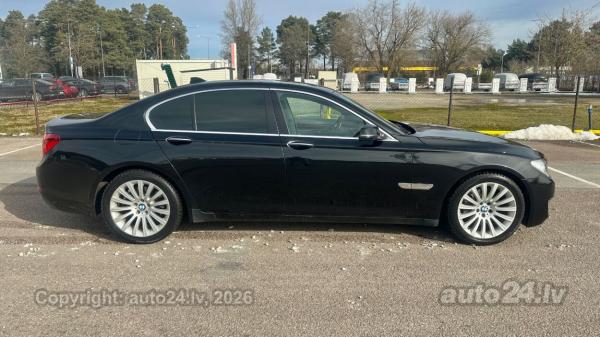 Melns BMW 7 Series 2013 Tallina, ar dzinēja tilpumu 3.00 L un nobraukumu 253 tūkst. km par 16500 €, foto 4 vietnē AUTOMOTO.COM.LV