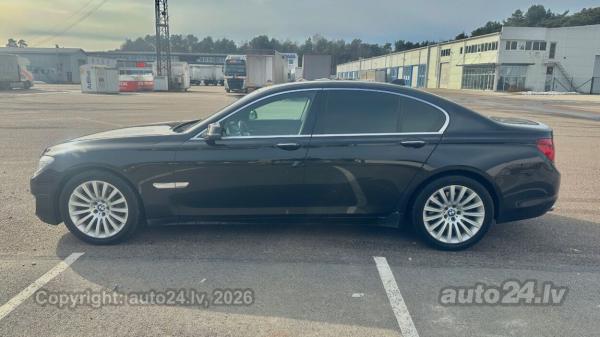 Melns BMW 7 Series 2013 Tallina, ar dzinēja tilpumu 3.00 L un nobraukumu 253 tūkst. km par 16500 €, foto 5 vietnē AUTOMOTO.COM.LV