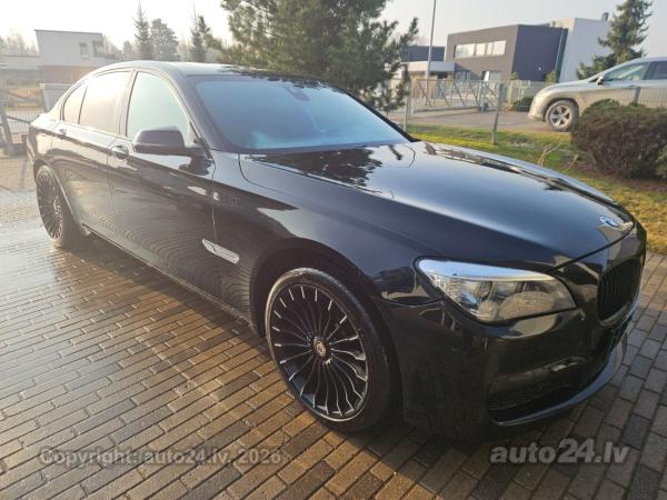 Melns BMW 7 Series 2013 Tartu, ar dzinēja tilpumu 3.00 L un nobraukumu 218 tūkst. km par 16750 €, foto 3 vietnē AUTOMOTO.COM.LV