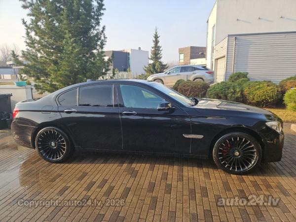Melns BMW 7 Series 2013 Tartu, ar dzinēja tilpumu 3.00 L un nobraukumu 218 tūkst. km par 16750 €, foto 4 vietnē AUTOMOTO.COM.LV