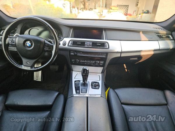 Melns BMW 7 Series 2013 Tartu, ar dzinēja tilpumu 3.00 L un nobraukumu 218 tūkst. km par 16750 €, foto 8 vietnē AUTOMOTO.COM.LV