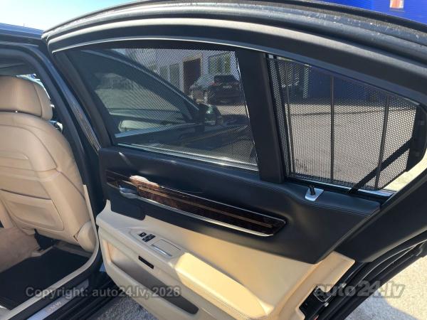 Black BMW 7 Series 2013 in Narva, with an engine capacity of 4.40 L and mileage of 185 thousand km for 16500 €, photo 8 on AUTOMOTO.COM.LV
