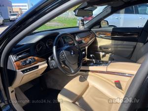 Black BMW 7 Series 2013 in Narva, with an engine capacity of 4.40 L and mileage of 185 thousand km for 16500 €, photo 10 on AUTOMOTO.COM.LV