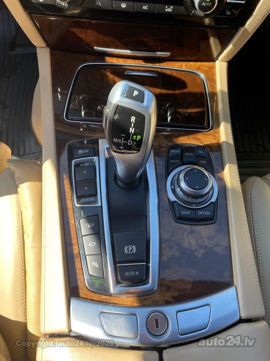 Black BMW 7 Series 2013 in Narva, with an engine capacity of 4.40 L and mileage of 185 thousand km for 16500 €, photo 15 on AUTOMOTO.COM.LV