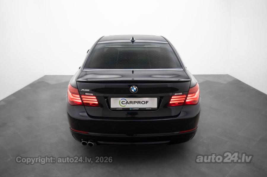 Melns BMW 7 Series 2013 Tallina, ar dzinēja tilpumu 3.00 L un nobraukumu 257 tūkst. km par 13999 €, foto 6 vietnē AUTOMOTO.COM.LV