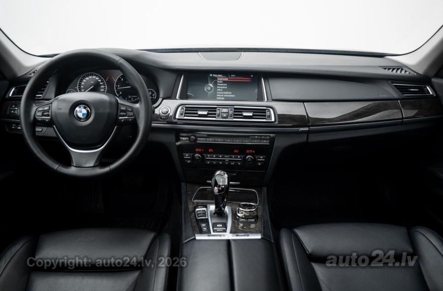 Melns BMW 7 Series 2013 Tallina, ar dzinēja tilpumu 3.00 L un nobraukumu 257 tūkst. km par 13999 €, foto 13 vietnē AUTOMOTO.COM.LV
