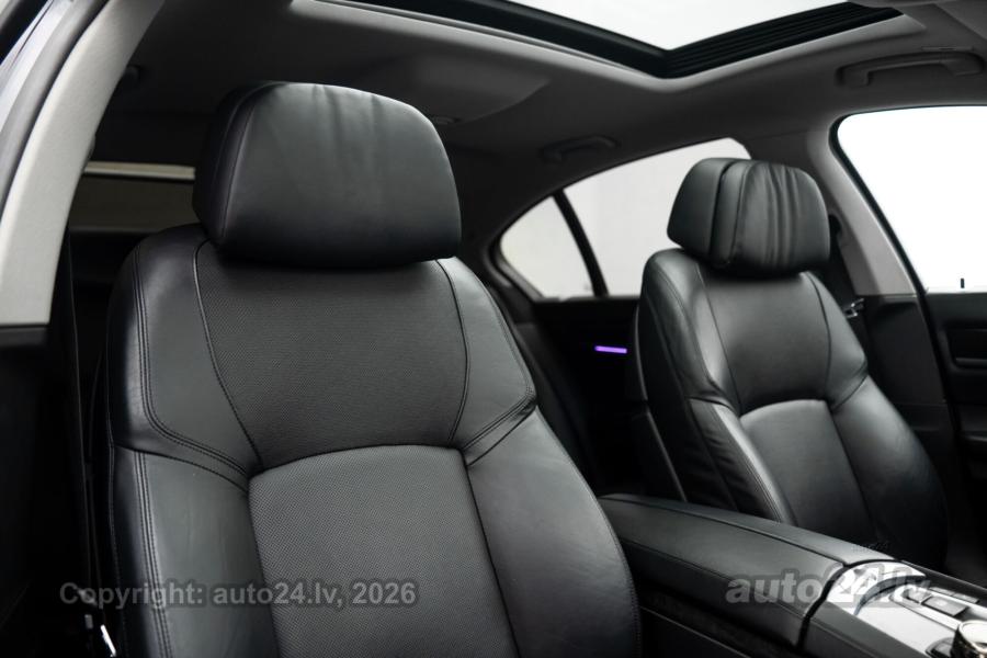 Melns BMW 7 Series 2013 Tallina, ar dzinēja tilpumu 3.00 L un nobraukumu 257 tūkst. km par 13999 €, foto 14 vietnē AUTOMOTO.COM.LV