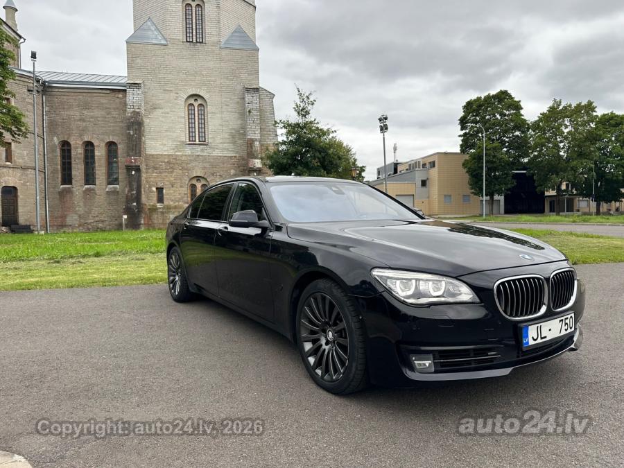 Melns BMW 7 Series 2013 Tallina, ar dzinēja tilpumu 3.00 L un nobraukumu 0 tūkst. km par 12989 €, foto 9 vietnē AUTOMOTO.COM.LV