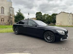 Melns BMW 7 Series 2013 Tallina, ar dzinēja tilpumu 3.00 L un nobraukumu 0 tūkst. km par 12989 €, foto 11 vietnē AUTOMOTO.COM.LV