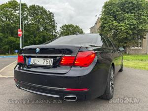 Melns BMW 7 Series 2013 Tallina, ar dzinēja tilpumu 3.00 L un nobraukumu 0 tūkst. km par 12989 €, foto 15 vietnē AUTOMOTO.COM.LV