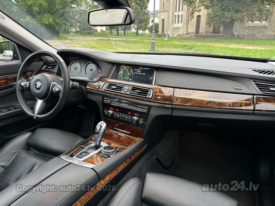 Melns BMW 7 Series 2013 Tallina, ar dzinēja tilpumu 3.00 L un nobraukumu 0 tūkst. km par 12989 €, foto 21 vietnē AUTOMOTO.COM.LV