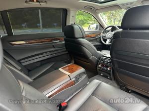 Melns BMW 7 Series 2013 Tallina, ar dzinēja tilpumu 3.00 L un nobraukumu 0 tūkst. km par 12989 €, foto 28 vietnē AUTOMOTO.COM.LV