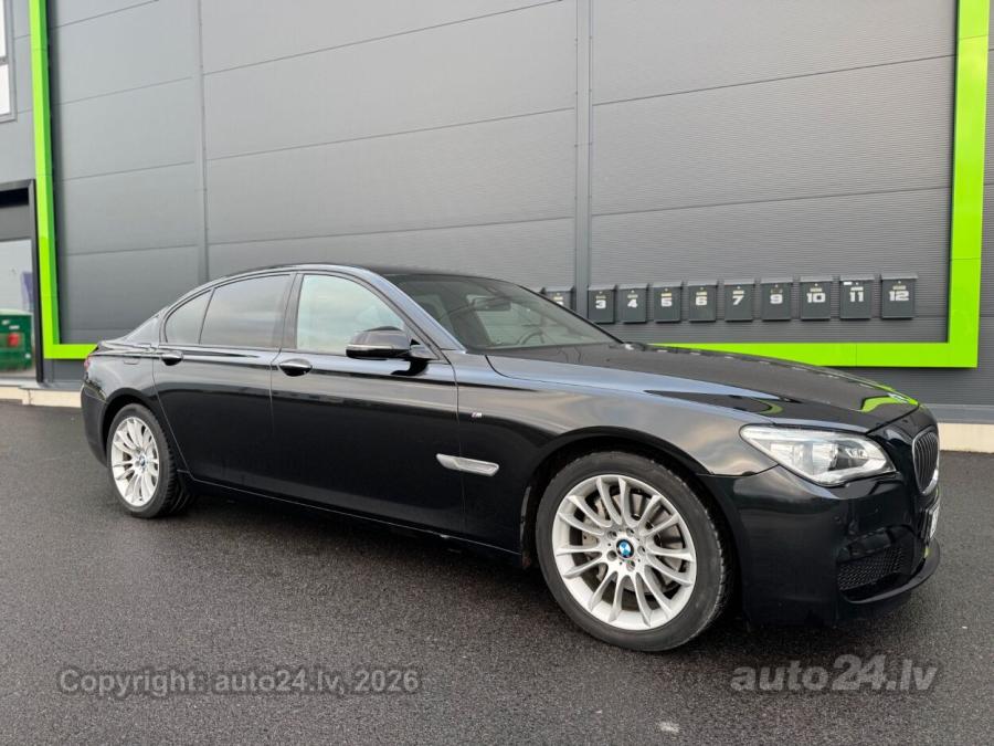 Melns BMW 7 Series 2014 Tallina, ar dzinēja tilpumu 3.00 L un nobraukumu 111 tūkst. km par 21499 €, foto 1 vietnē AUTOMOTO.COM.LV