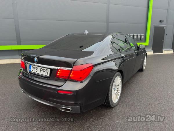 Melns BMW 7 Series 2014 Tallina, ar dzinēja tilpumu 3.00 L un nobraukumu 111 tūkst. km par 21499 €, foto 5 vietnē AUTOMOTO.COM.LV