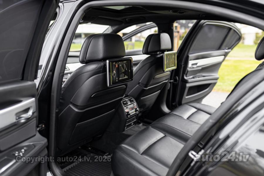 Melns BMW 7 Series 2014 Tallina, ar dzinēja tilpumu 3.00 L un nobraukumu 178 tūkst. km par 18199 €, foto 10 vietnē AUTOMOTO.COM.LV