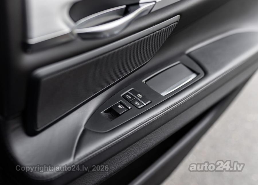 Melns BMW 7 Series 2014 Tallina, ar dzinēja tilpumu 3.00 L un nobraukumu 178 tūkst. km par 18199 €, foto 19 vietnē AUTOMOTO.COM.LV