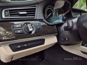 Black BMW 7 Series 2015 in Tallinn, with an engine capacity of 3.00 L and mileage of 186 thousand km for 17900 €, photo 19 on AUTOMOTO.COM.LV
