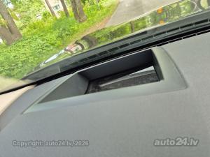Black BMW 7 Series 2015 in Tallinn, with an engine capacity of 3.00 L and mileage of 186 thousand km for 17900 €, photo 24 on AUTOMOTO.COM.LV