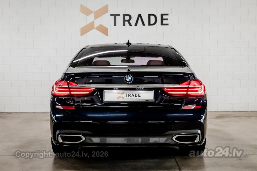 Black BMW 7 Series 2015 in Parnu, with an engine capacity of 3.00 L and mileage of 254 thousand km for 23490 €, photo 5 on AUTOMOTO.COM.LV