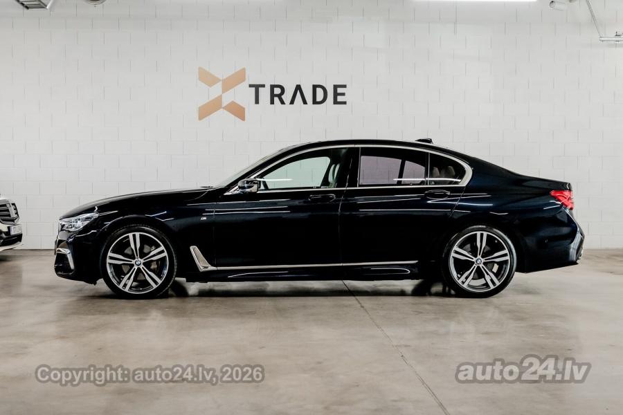 Black BMW 7 Series 2015 in Parnu, with an engine capacity of 3.00 L and mileage of 254 thousand km for 23490 €, photo 6 on AUTOMOTO.COM.LV