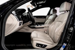 Black BMW 7 Series 2015 in Parnu, with an engine capacity of 3.00 L and mileage of 254 thousand km for 23490 €, photo 12 on AUTOMOTO.COM.LV