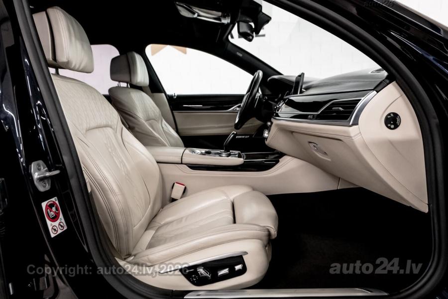 Black BMW 7 Series 2015 in Parnu, with an engine capacity of 3.00 L and mileage of 254 thousand km for 23490 €, photo 13 on AUTOMOTO.COM.LV