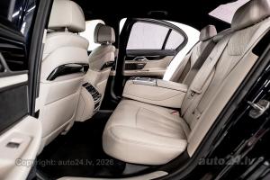 Black BMW 7 Series 2015 in Parnu, with an engine capacity of 3.00 L and mileage of 254 thousand km for 23490 €, photo 16 on AUTOMOTO.COM.LV