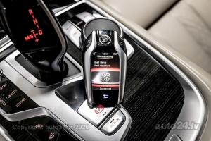 Black BMW 7 Series 2015 in Parnu, with an engine capacity of 3.00 L and mileage of 254 thousand km for 23490 €, photo 27 on AUTOMOTO.COM.LV