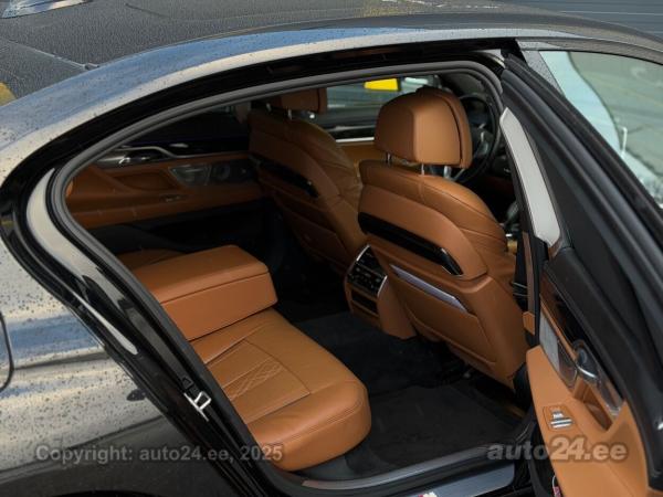 Black BMW 7 Series 2016 in Tallinn, with an engine capacity of 4.40 L and mileage of 110 thousand km for 22500 €, photo 11 on AUTOMOTO.COM.LV