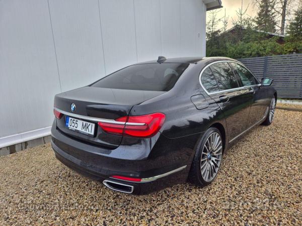 Black BMW 7 Series 2016 in Tartu, with an engine capacity of 3.00 L and mileage of 218 thousand km for 24800 €, photo 7 on AUTOMOTO.COM.LV