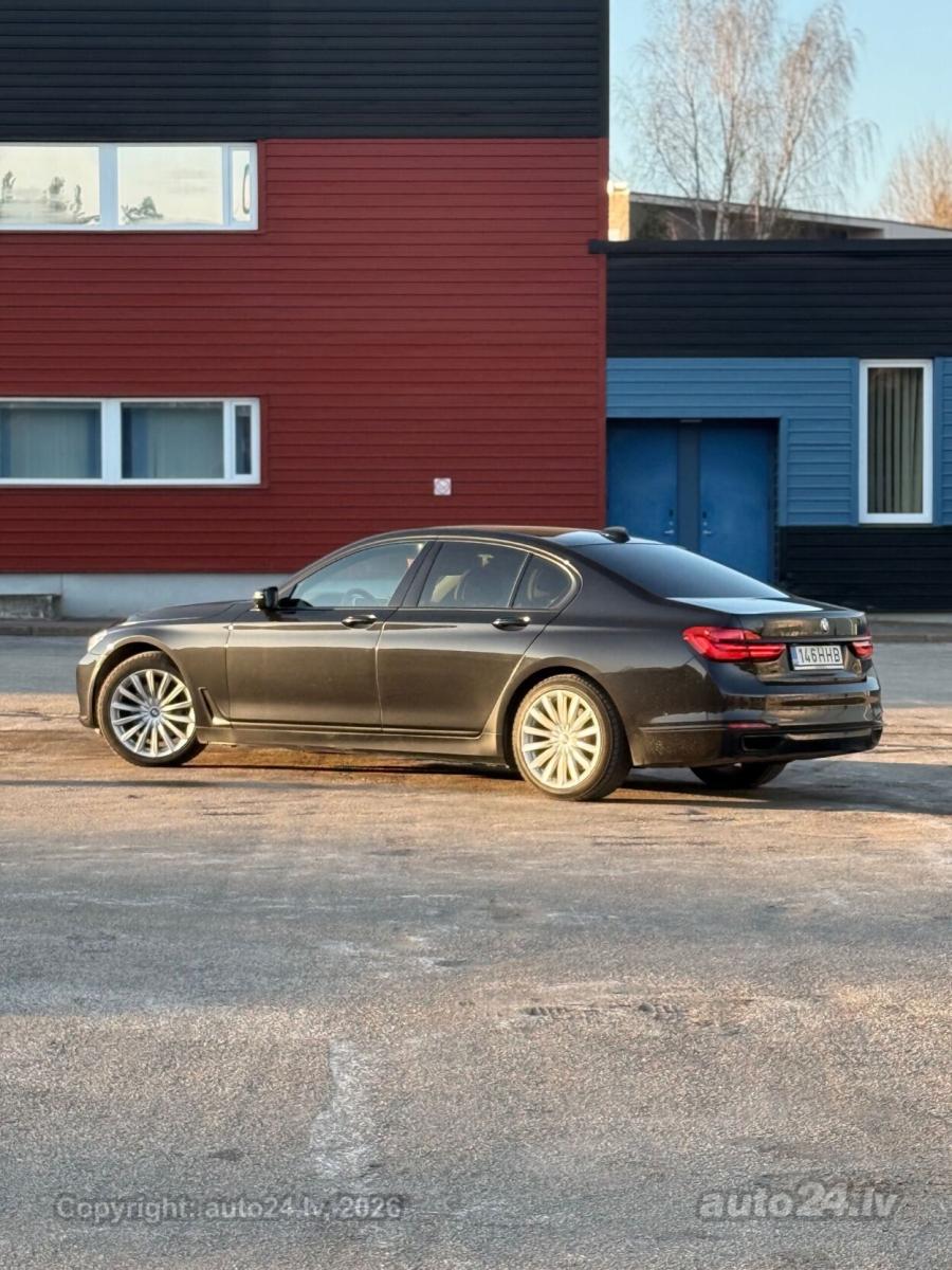 Melns BMW 7 Series 2016 Tallina, ar dzinēja tilpumu 3.00 L un nobraukumu 225 tūkst. km par 22999 €, foto 4 vietnē AUTOMOTO.COM.LV