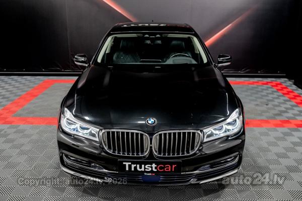 Melns BMW 7 Series 2016 Pērnava, ar dzinēja tilpumu 3.00 L un nobraukumu 200 tūkst. km par 24990 €, foto 4 vietnē AUTOMOTO.COM.LV