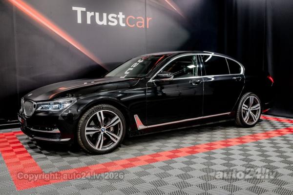 Melns BMW 7 Series 2016 Pērnava, ar dzinēja tilpumu 3.00 L un nobraukumu 200 tūkst. km par 24990 €, foto 5 vietnē AUTOMOTO.COM.LV