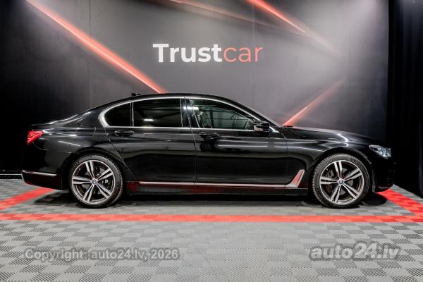 Melns BMW 7 Series 2016 Pērnava, ar dzinēja tilpumu 3.00 L un nobraukumu 200 tūkst. km par 24990 €, foto 9 vietnē AUTOMOTO.COM.LV