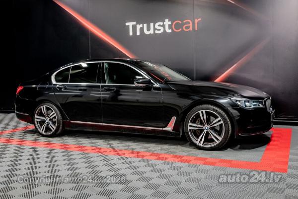 Melns BMW 7 Series 2016 Pērnava, ar dzinēja tilpumu 3.00 L un nobraukumu 200 tūkst. km par 24990 €, foto 10 vietnē AUTOMOTO.COM.LV