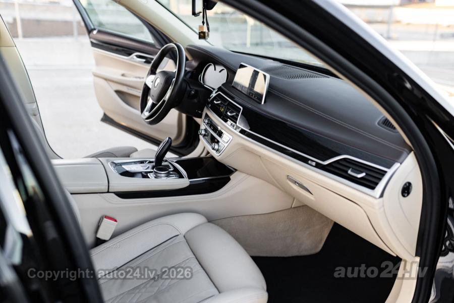 Melns BMW 7 Series 2016 Tallina, ar dzinēja tilpumu 3.00 L un nobraukumu 190 tūkst. km par 37900 €, foto 9 vietnē AUTOMOTO.COM.LV