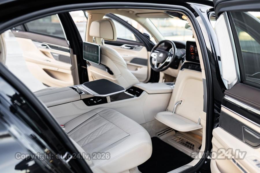 Melns BMW 7 Series 2016 Tallina, ar dzinēja tilpumu 3.00 L un nobraukumu 190 tūkst. km par 37900 €, foto 11 vietnē AUTOMOTO.COM.LV