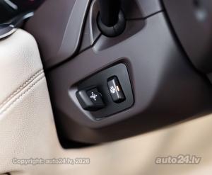 Melns BMW 7 Series 2016 Tallina, ar dzinēja tilpumu 3.00 L un nobraukumu 190 tūkst. km par 37900 €, foto 28 vietnē AUTOMOTO.COM.LV