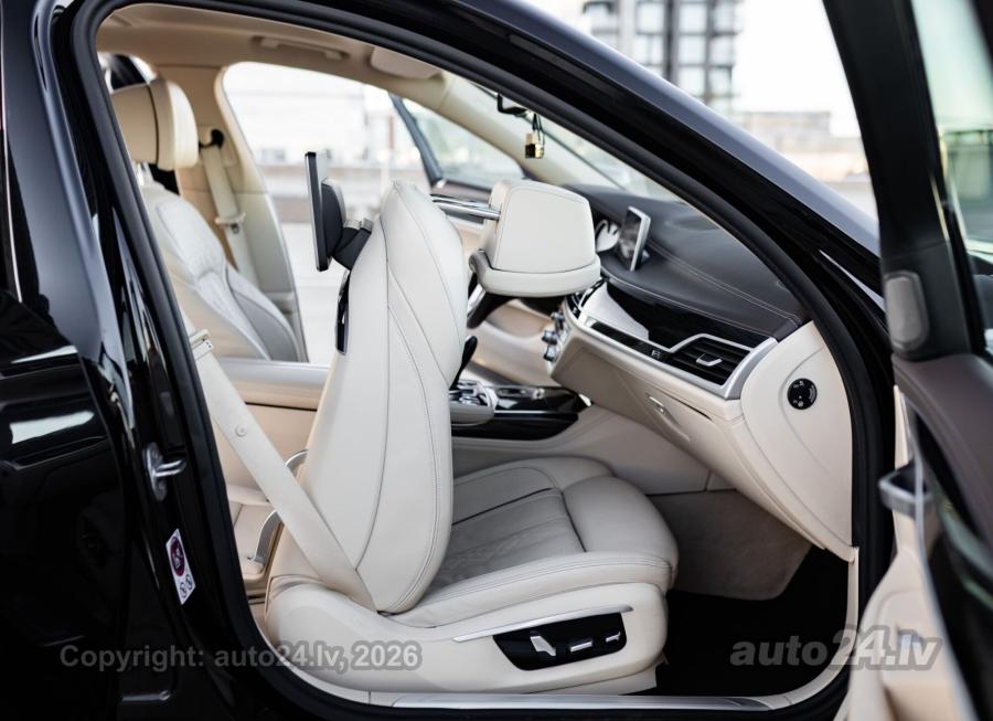 Melns BMW 7 Series 2016 Tallina, ar dzinēja tilpumu 3.00 L un nobraukumu 190 tūkst. km par 37900 €, foto 30 vietnē AUTOMOTO.COM.LV