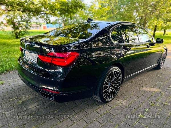 Melns BMW 7 Series 2016 Tallina, ar dzinēja tilpumu 3.00 L un nobraukumu 229 tūkst. km par 23900 €, foto 5 vietnē AUTOMOTO.COM.LV