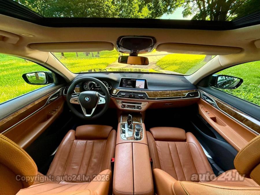 Melns BMW 7 Series 2016 Tallina, ar dzinēja tilpumu 3.00 L un nobraukumu 229 tūkst. km par 23900 €, foto 10 vietnē AUTOMOTO.COM.LV