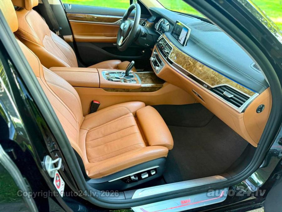 Melns BMW 7 Series 2016 Tallina, ar dzinēja tilpumu 3.00 L un nobraukumu 229 tūkst. km par 23900 €, foto 13 vietnē AUTOMOTO.COM.LV