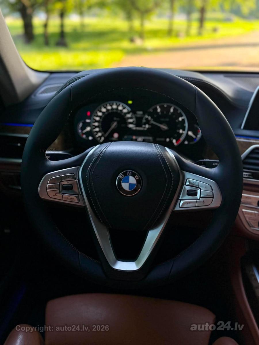 Melns BMW 7 Series 2016 Tallina, ar dzinēja tilpumu 3.00 L un nobraukumu 229 tūkst. km par 23900 €, foto 17 vietnē AUTOMOTO.COM.LV