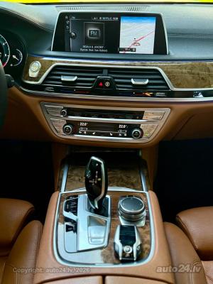 Melns BMW 7 Series 2016 Tallina, ar dzinēja tilpumu 3.00 L un nobraukumu 229 tūkst. km par 23900 €, foto 18 vietnē AUTOMOTO.COM.LV